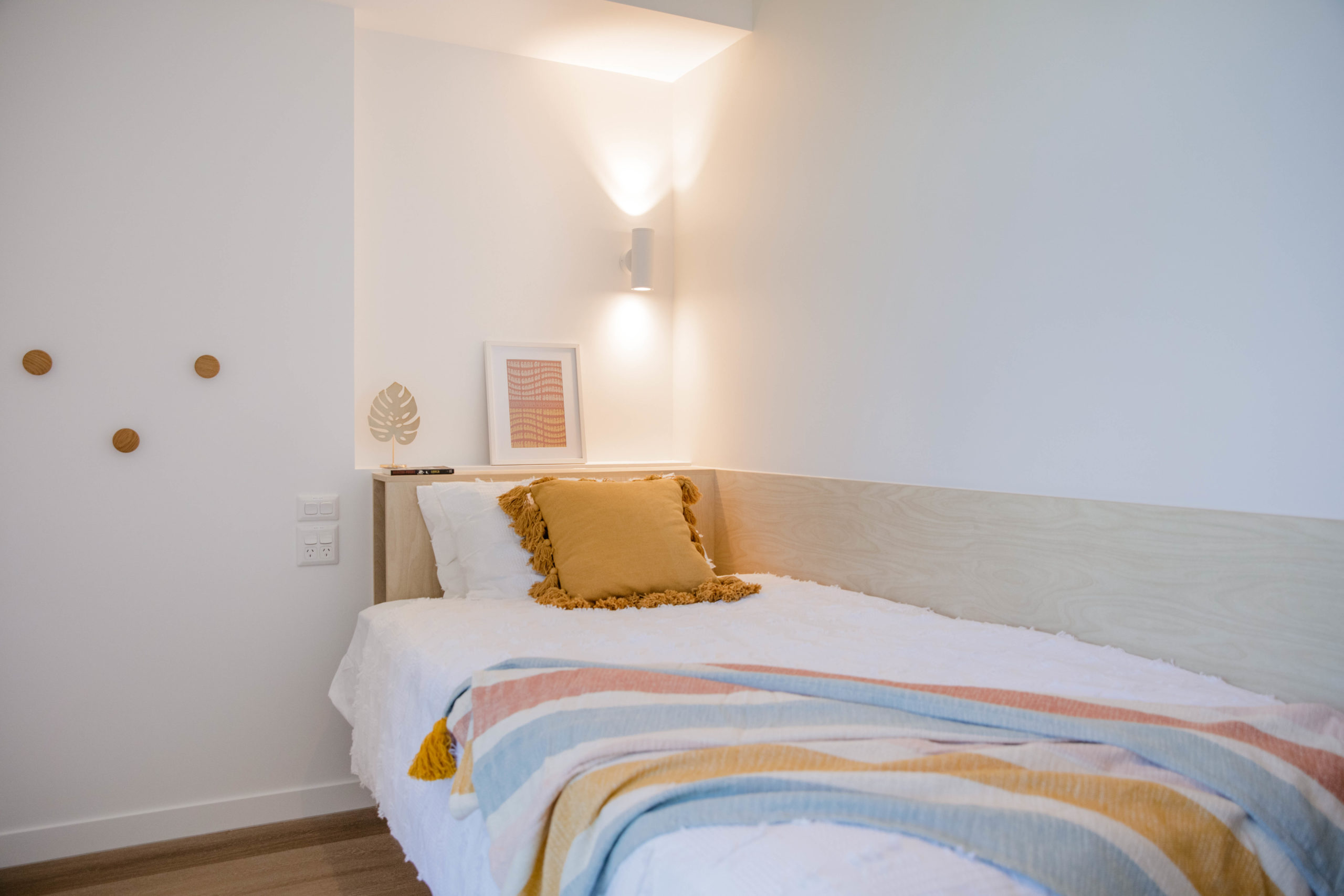 KCH: Accessible Room at US Res Kev Carmody House – UQ Res