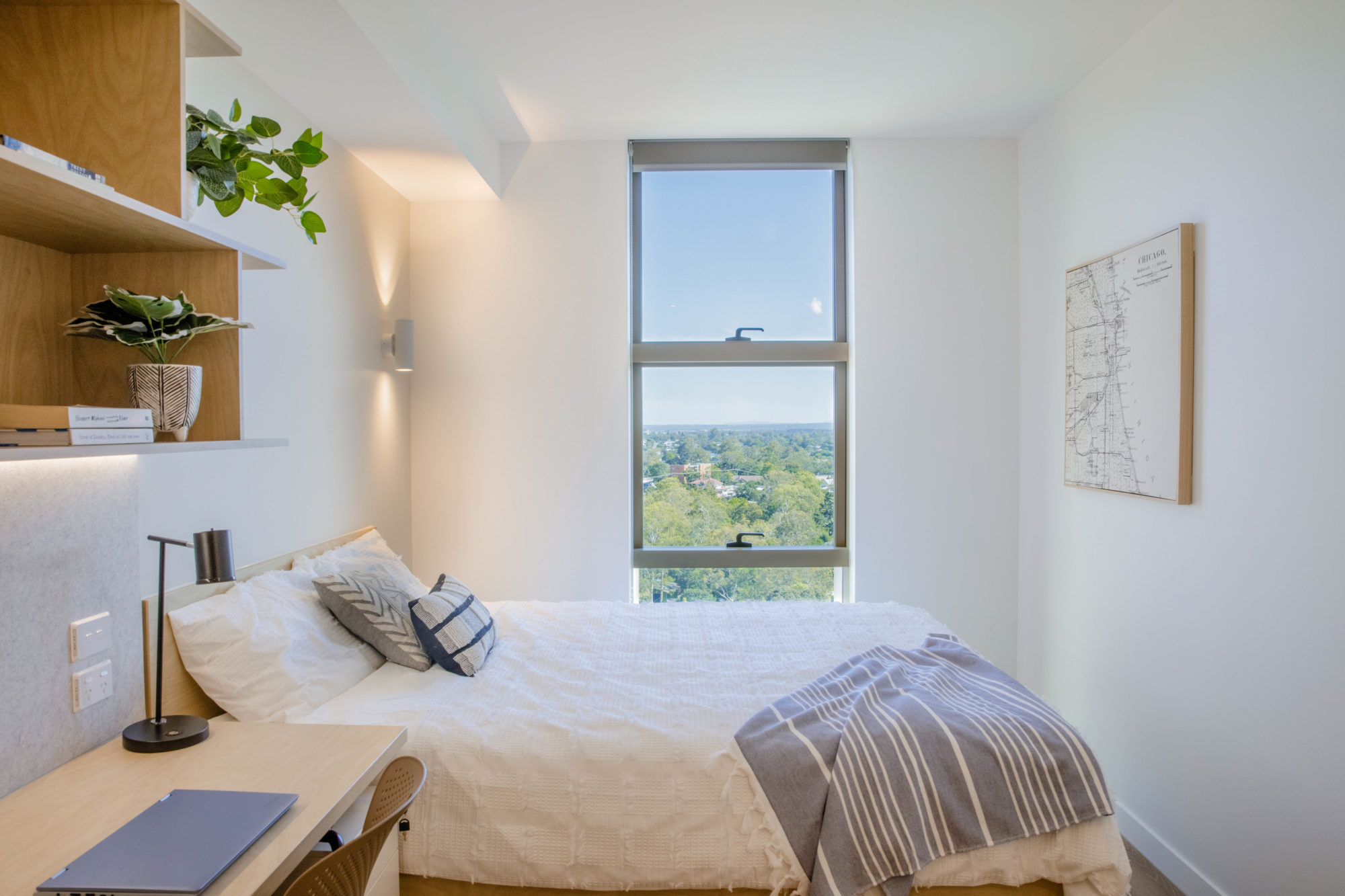 KCH: Standard Room Plus at Kev Carmody House – UQ Res